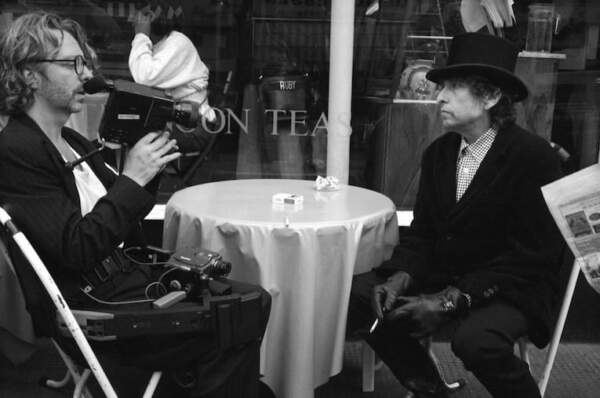 Dave Stewart Honors Bob Dylan With New Album 'Dave Does Dylan'