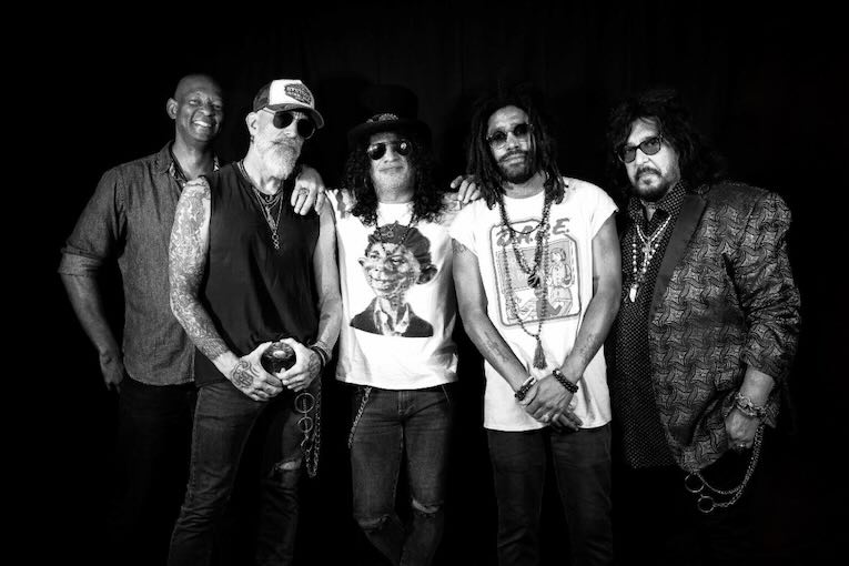 Slash Drops 'Crossroads (Live)' New Single