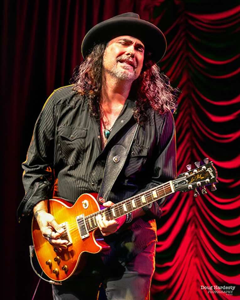 Alastair Greene Releases New Single 'Temptation'